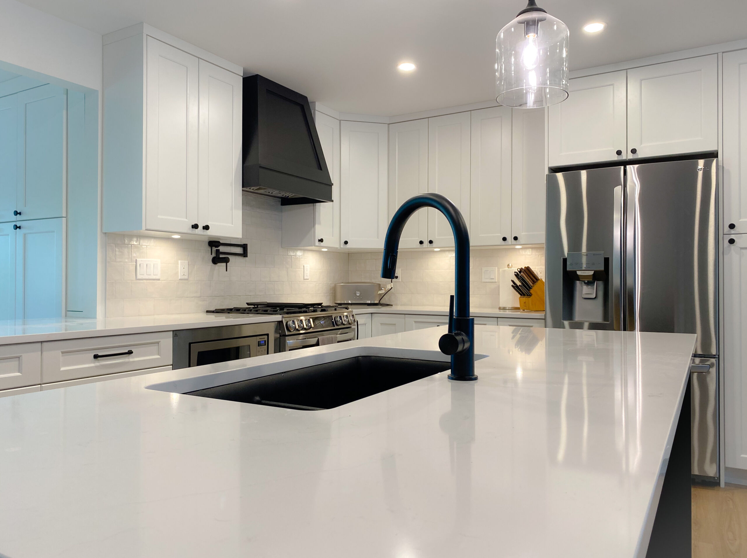 Surrey Two-Tone Kitchen Cabinets with Dream Series Cabinets