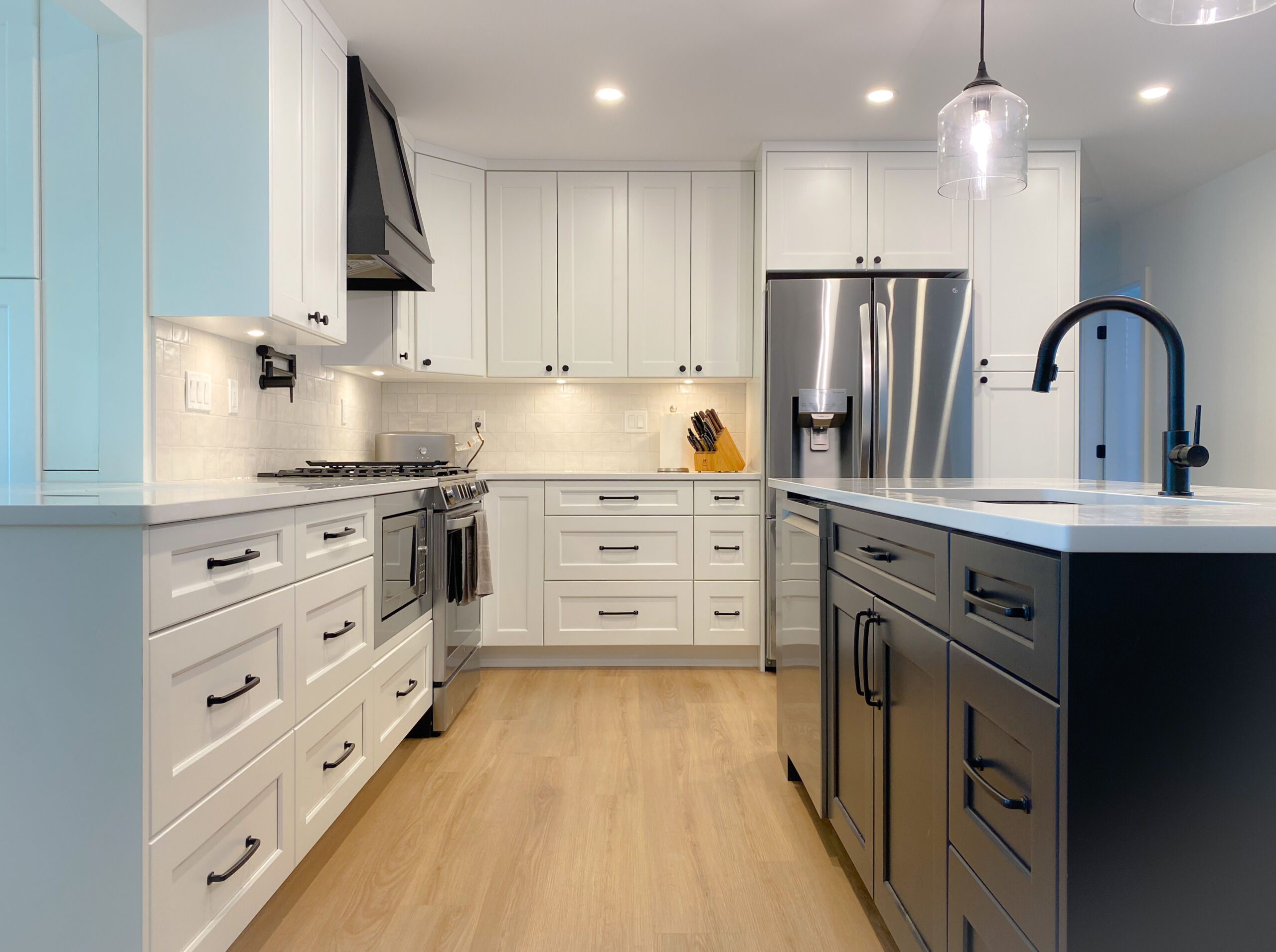 Surrey Two-Tone Kitchen Cabinets with Dream Series Cabinets